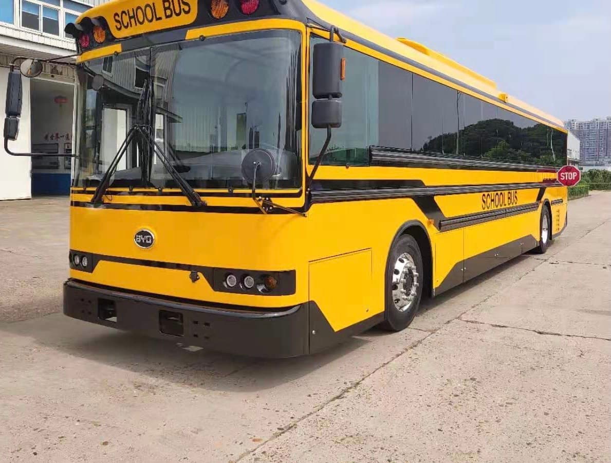 Компания BYD представила школьный электробус Type D
