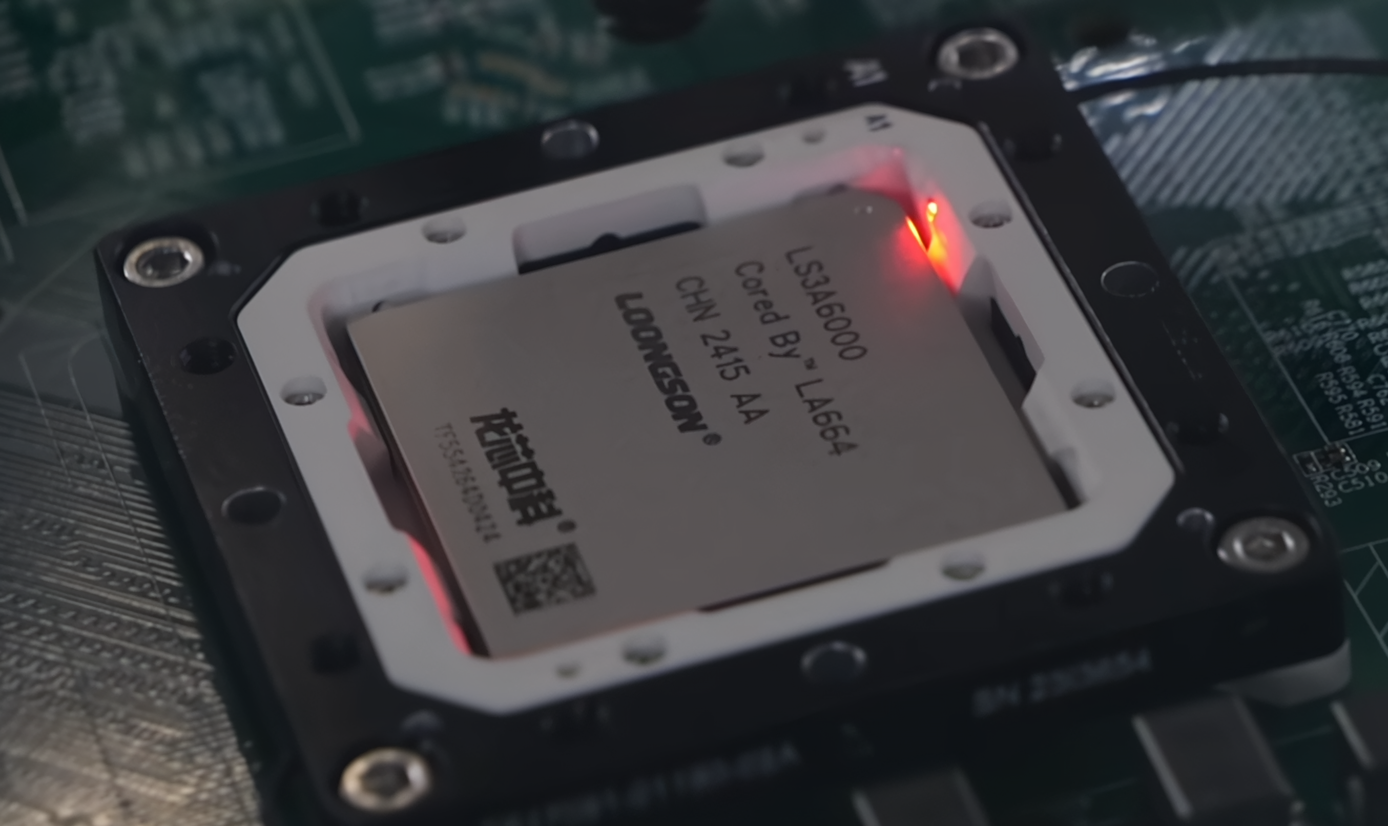 Такими темпами китайские CPU скоро обгонят Intel Core. Loongson обещает ...