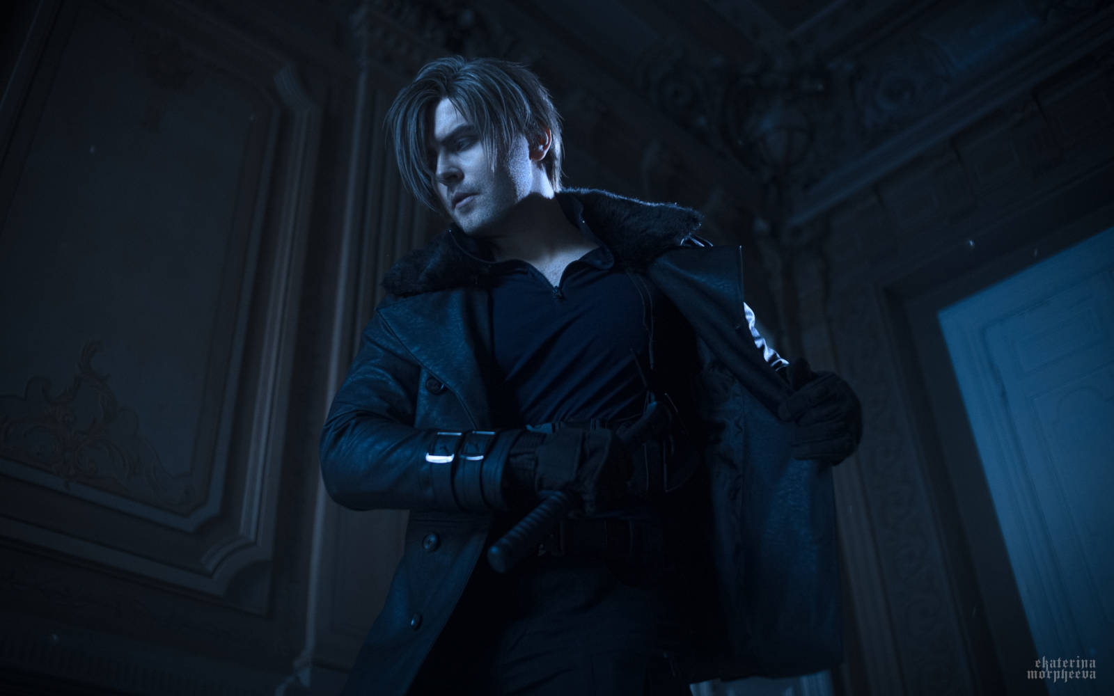 Cosplayer Portrays Leon Kennedy from Resident Evil Requiem: A Return to ...