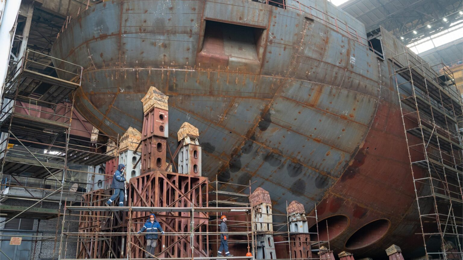 Assembly of the superstructure of the "Pevek" vessel is being completed ...
