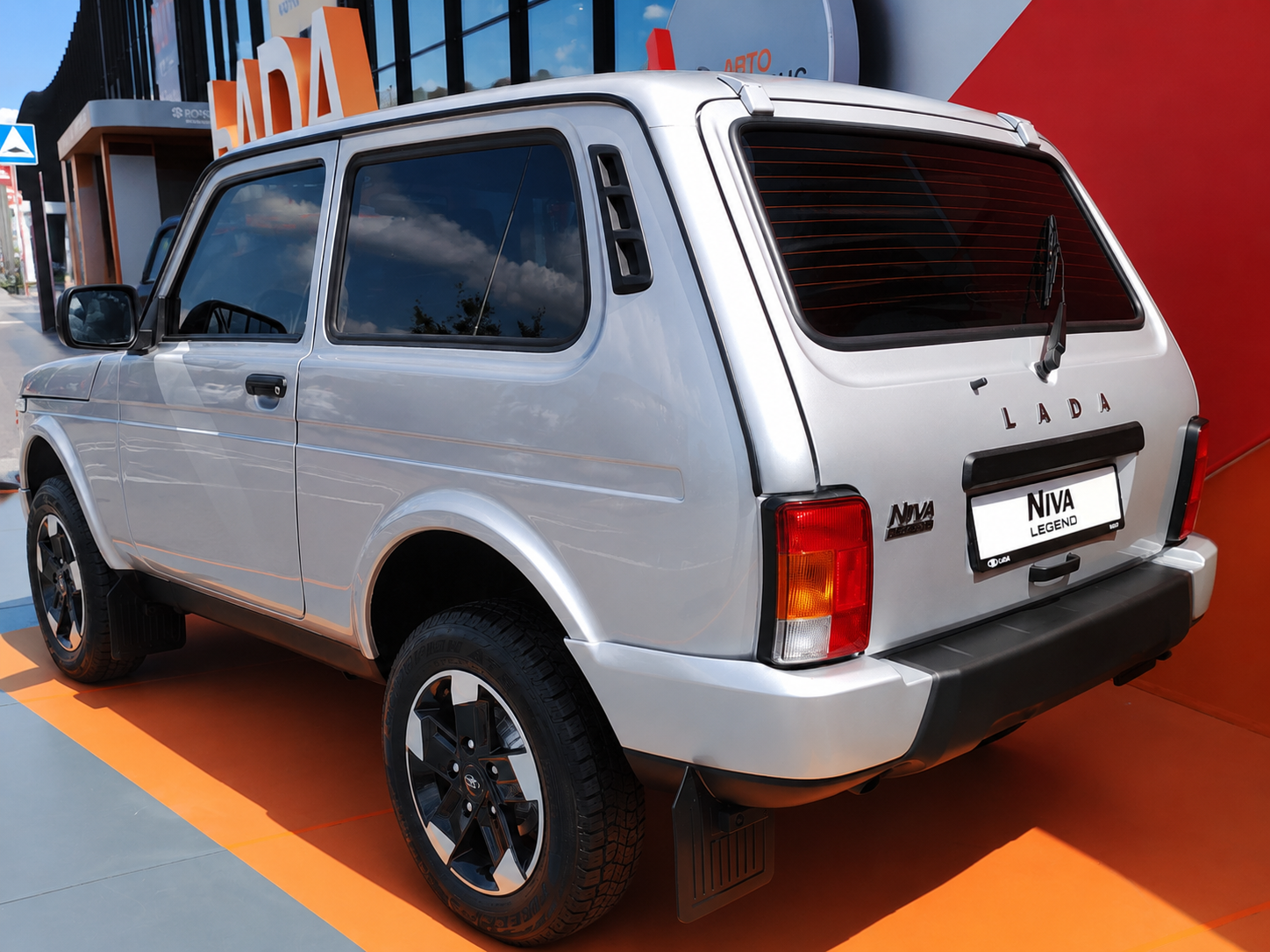 Обновлённую Niva Legend показал АвтоВАЗ на ПМЭФ